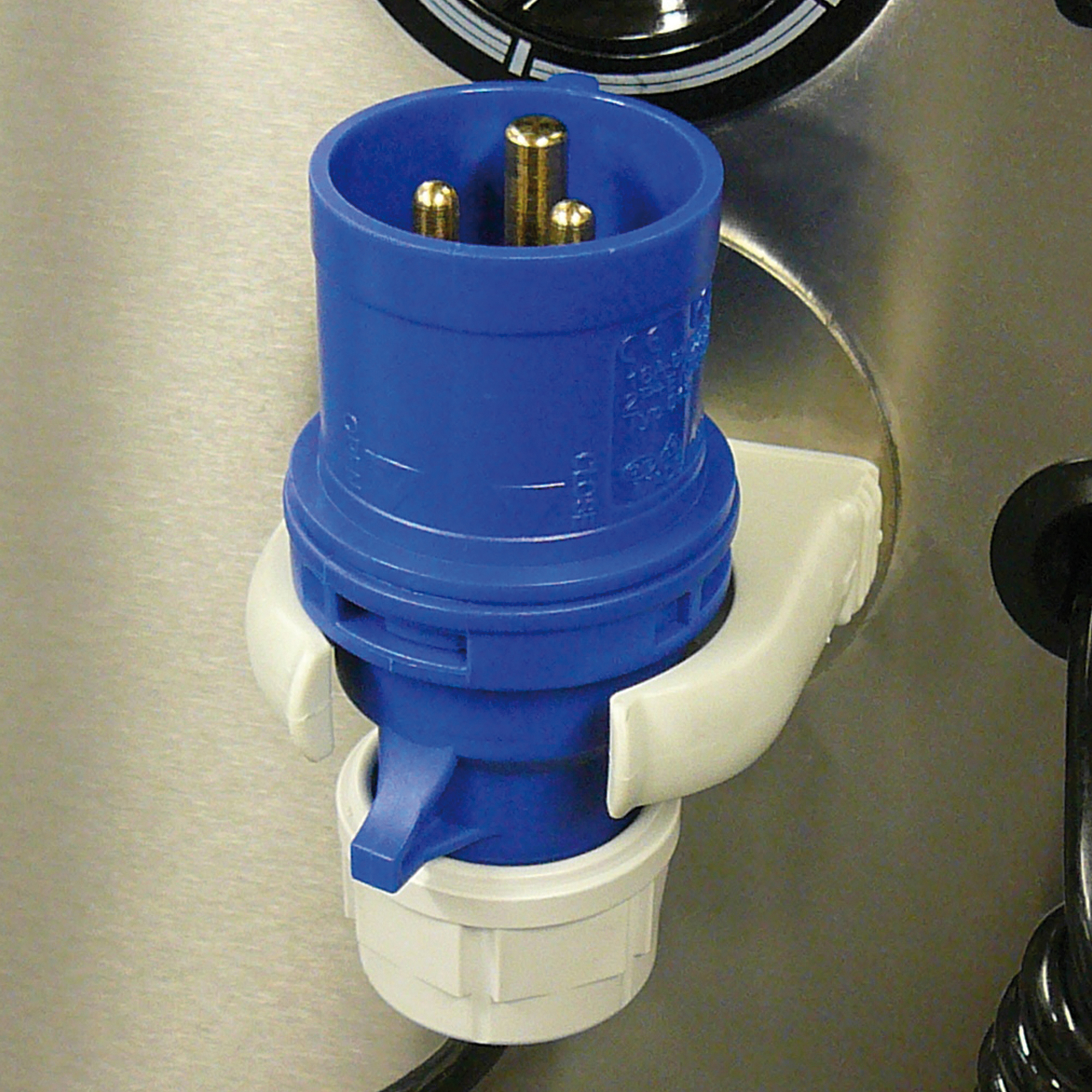 CEE plug 230V 16A 3-pole IP44 | Spare parts for transport solutions ...